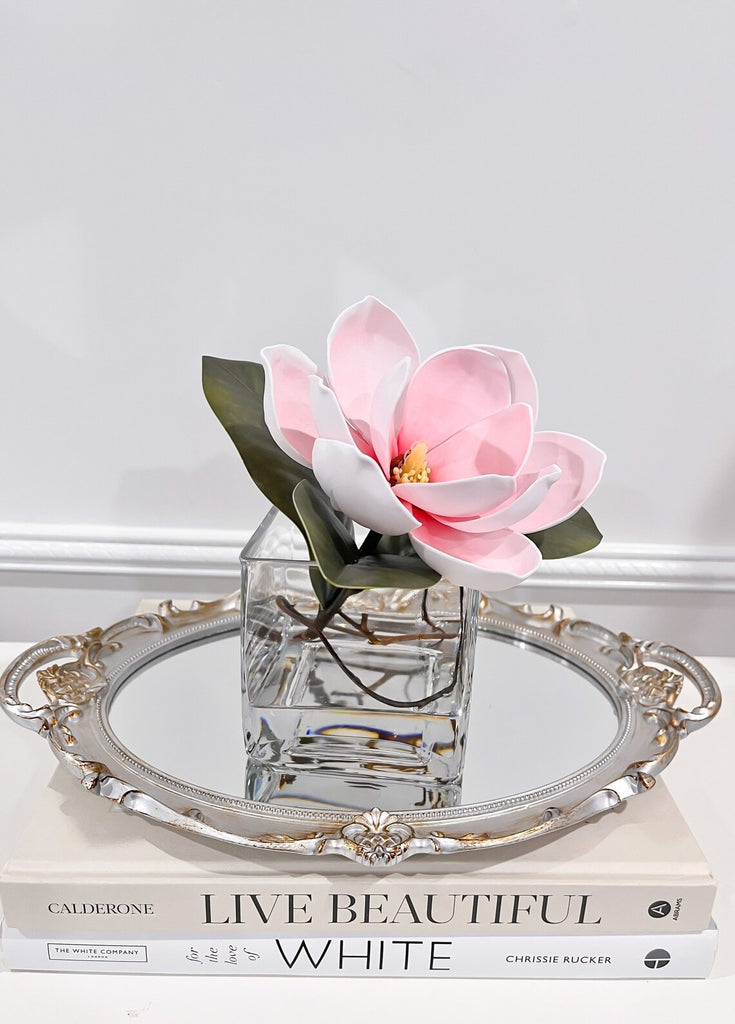 Single Premium Magnolia Elegant Arrangement in Square Vase – Flovery.com