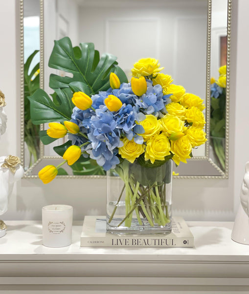 Tropical Blue Yellow Rose Arrangement – Flovery.com